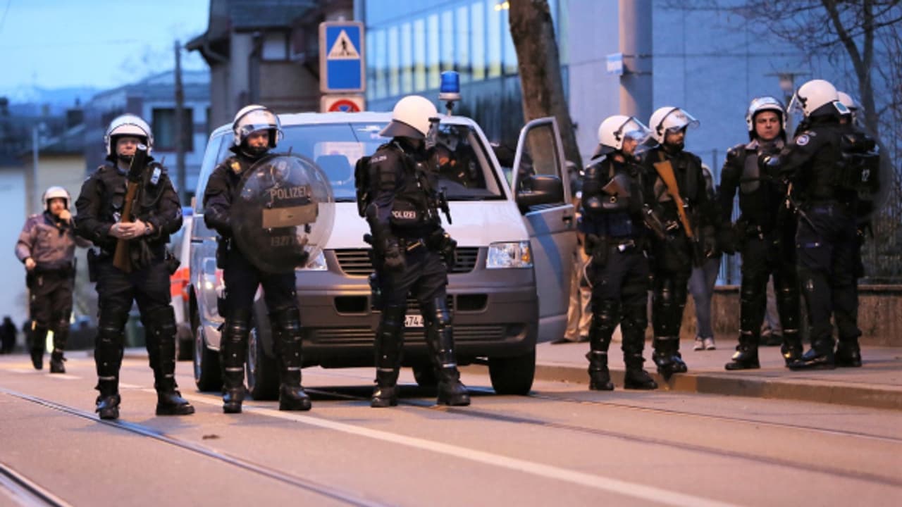 Stadt Zürich überprüft die Verwendung von Gummigeschoss - Regional ...