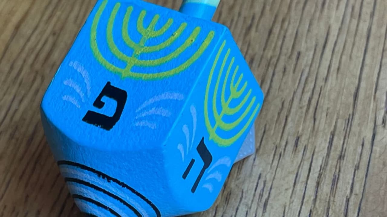 Zum jüdischen Lichterfest - Das Chanukka-Fest einfach erklärt - Kultur ...