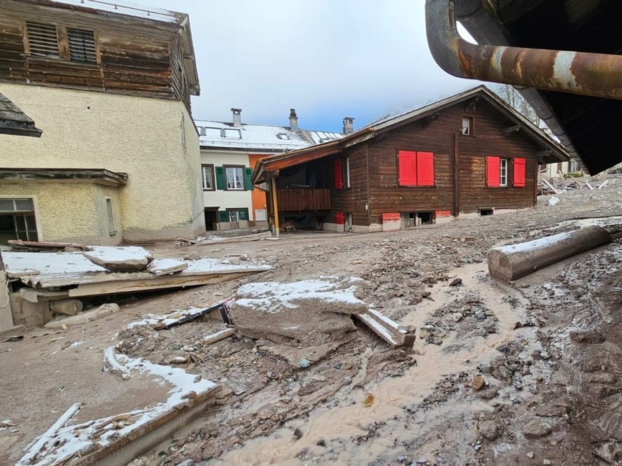 Nach Murgängen in Glarus - Erdrutsche von Schwanden sollen unabhängig untersucht werden - News - SRF