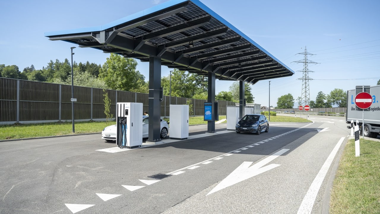 E-Ladestationen: Mehr Interessenten, als Standorte zu vergeben - News - SRF