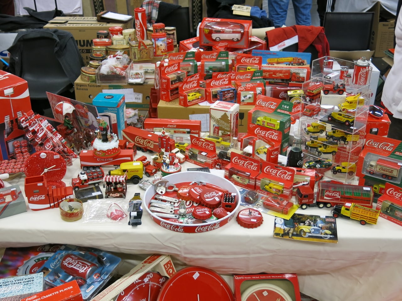 Ramsch oder Rarität? - Beliebte Sammlerbörse im Kleinbasel - News - SRF