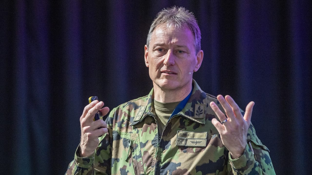 Luftwaffenchef Peter Merz äussert sich zum F-5-Ende - News - SRF