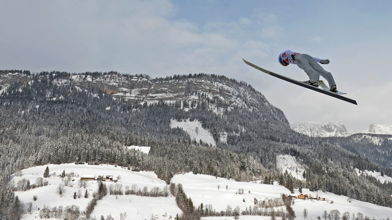 Skispringen - Norwegen fliegt zu Gold - Sport - SRF