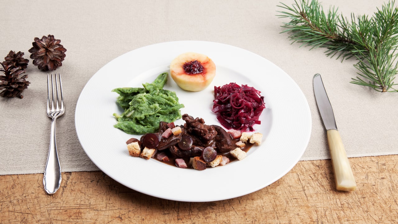 Rezepte 2016 - Rehpfeffer mit Spinat-Pizokel und Rotkraut - SRF bi de ...