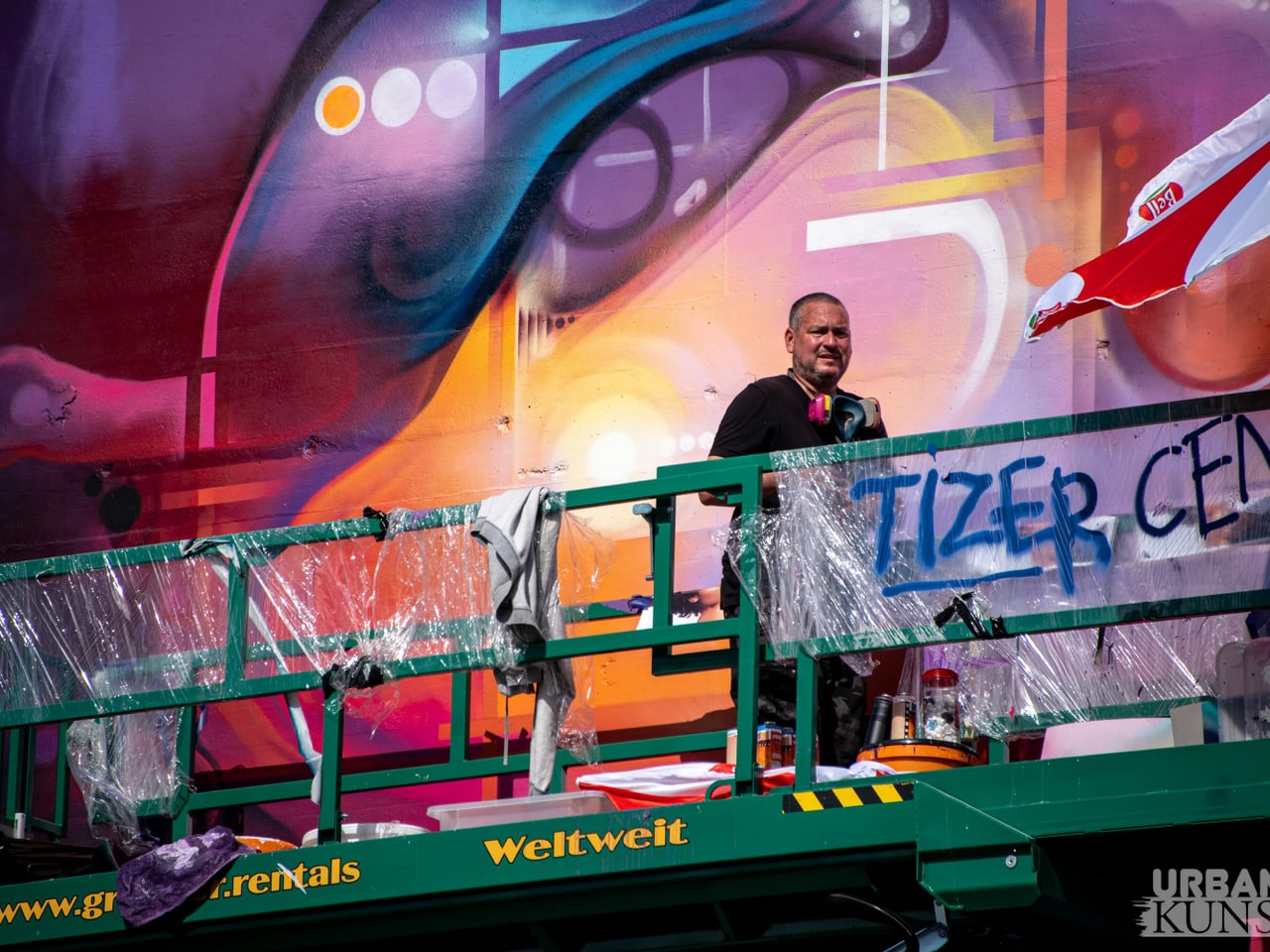 Urban Street-Art - Das grösste Graffiti der Schweiz entsteht in Basel ...