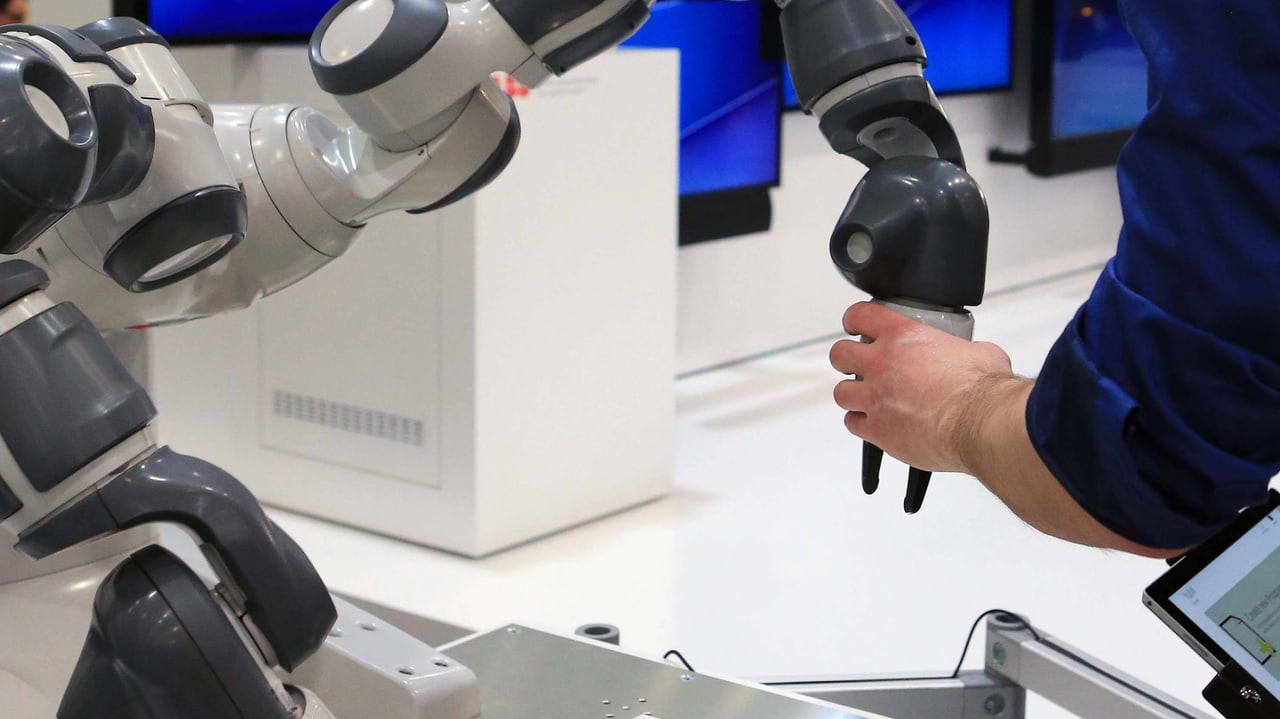 Panorama - Kollege Roboter? «Der Mensch ist noch weit überlegen» - News ...