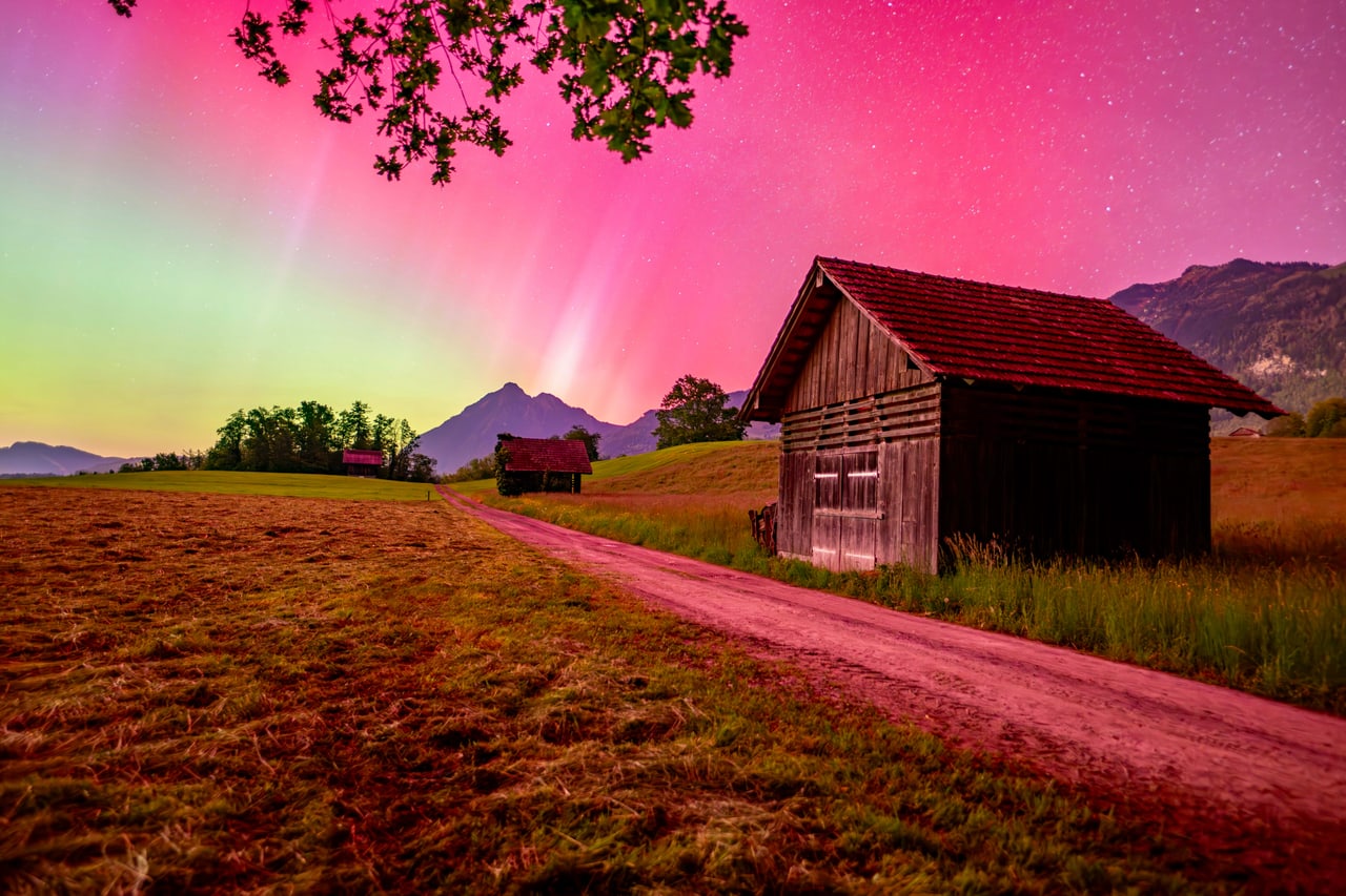 Die neusten #SRFMeteoBilder - Magische Polarlichter – grosses Spektakel über der Schweiz - Meteo ...