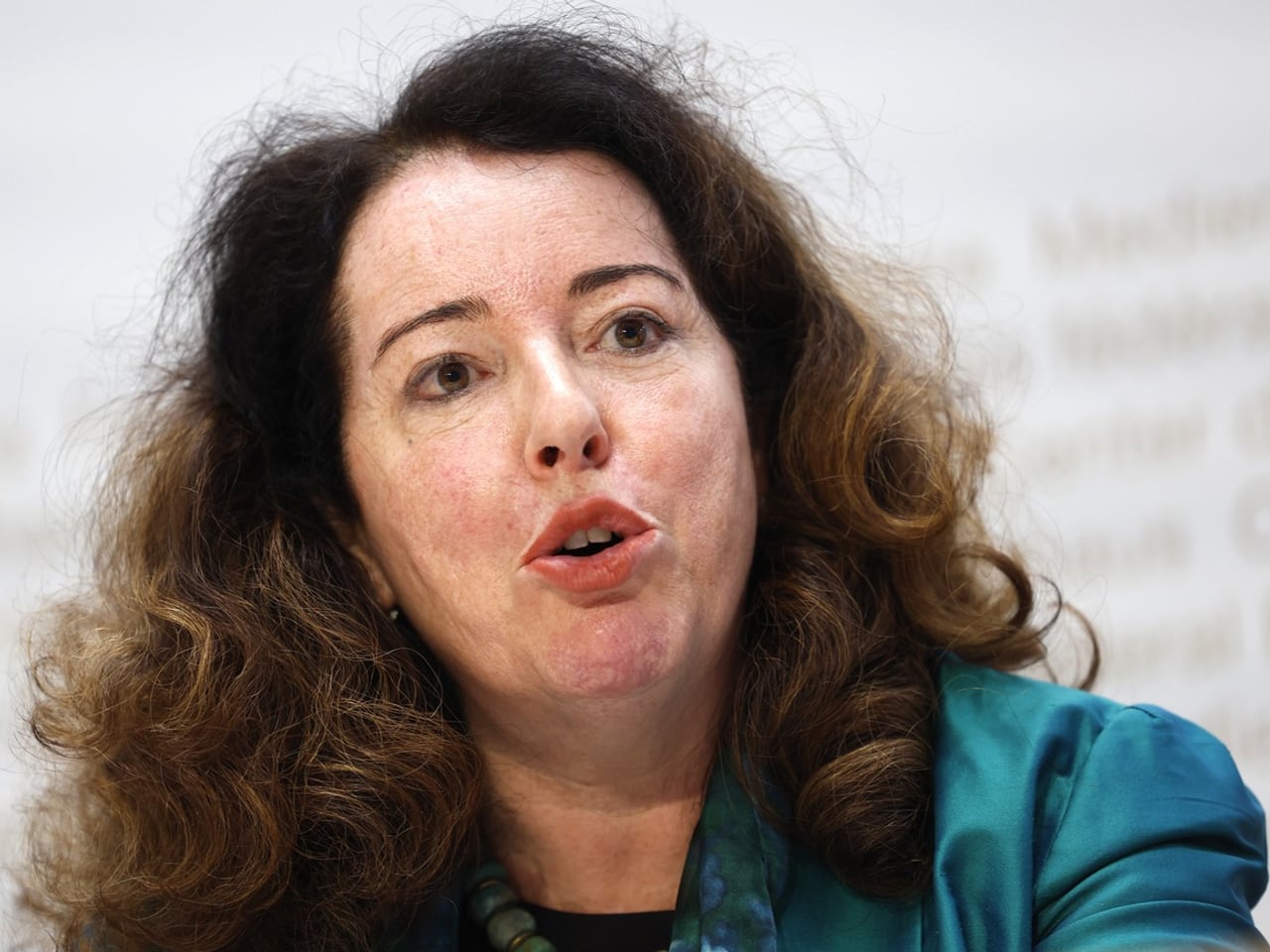 Diplomatin im Gespräch - Wie die Schweizer Taskforce im Gaza-Krieg ...