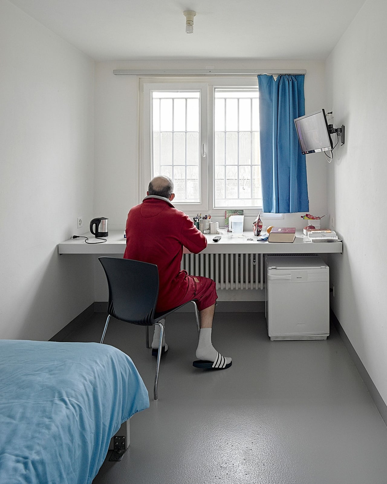 Fotoausstellung in Bern - Gelassenheit in der Zelle: der Blick in ...