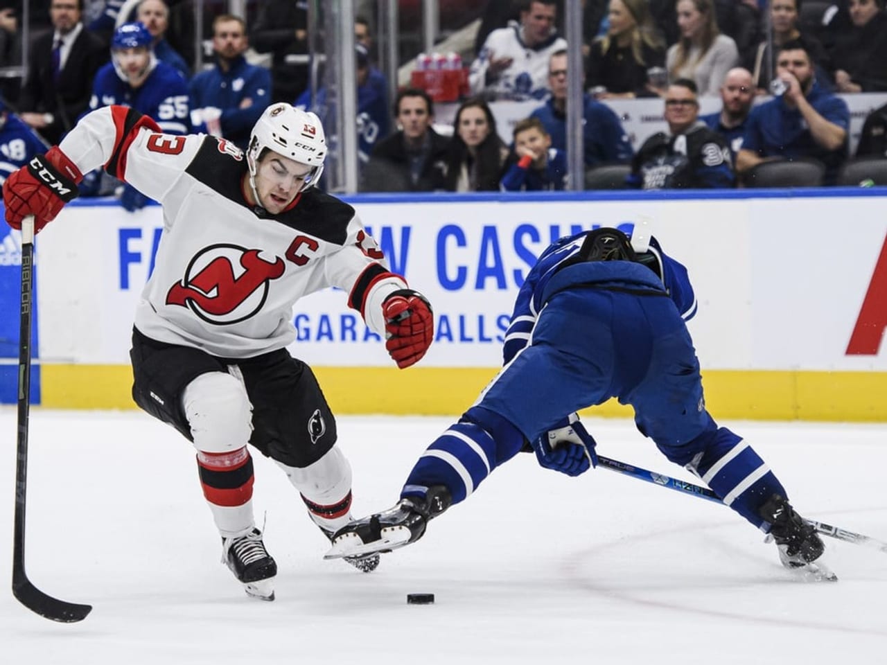 Aktuelle Spiele in der NHL - Hischier trifft erneut und siegt erneut ...