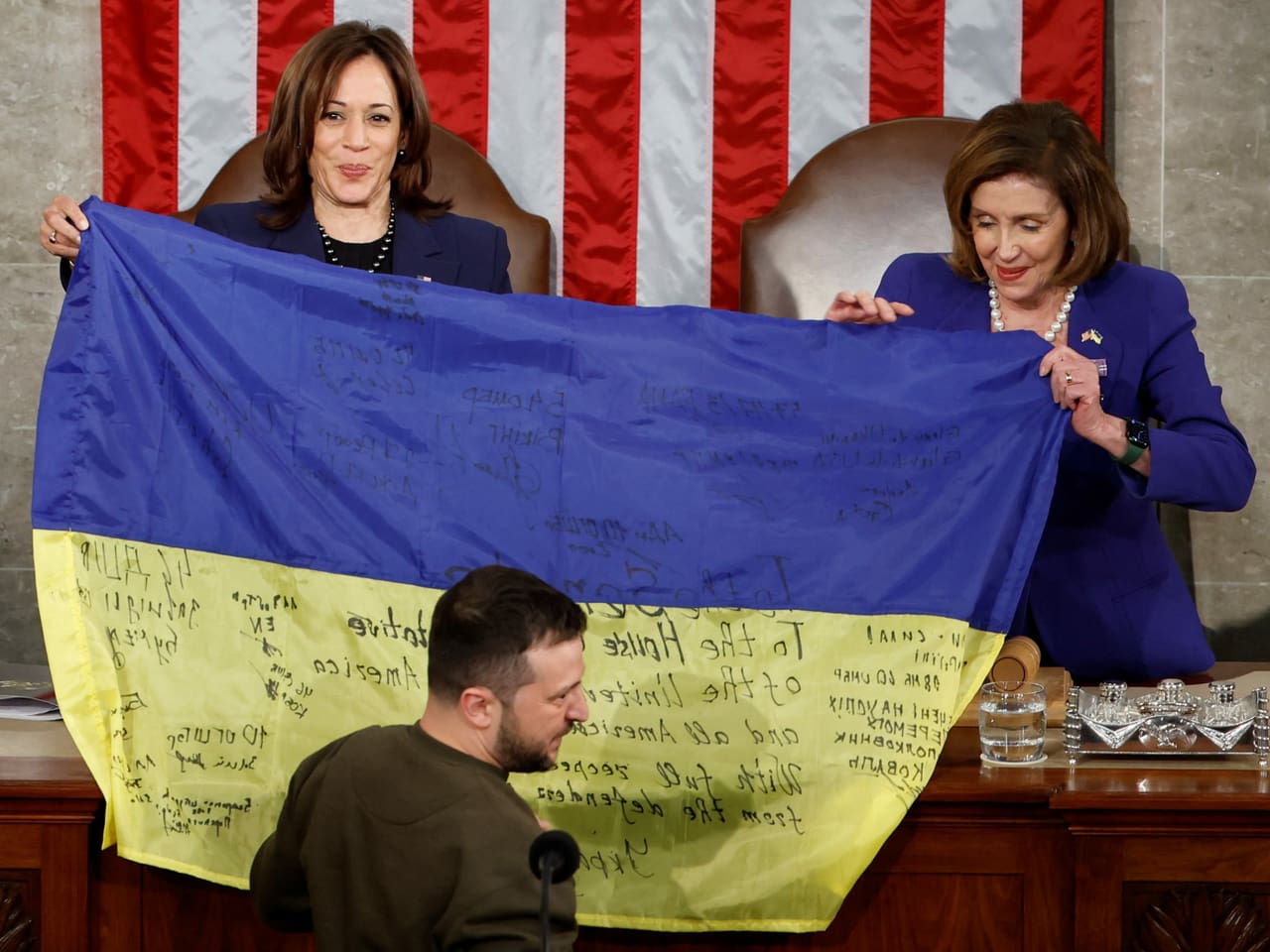 Selenski in den USA - Selenski vor US-Kongress: «Kämpfen für Sieg gegen ...