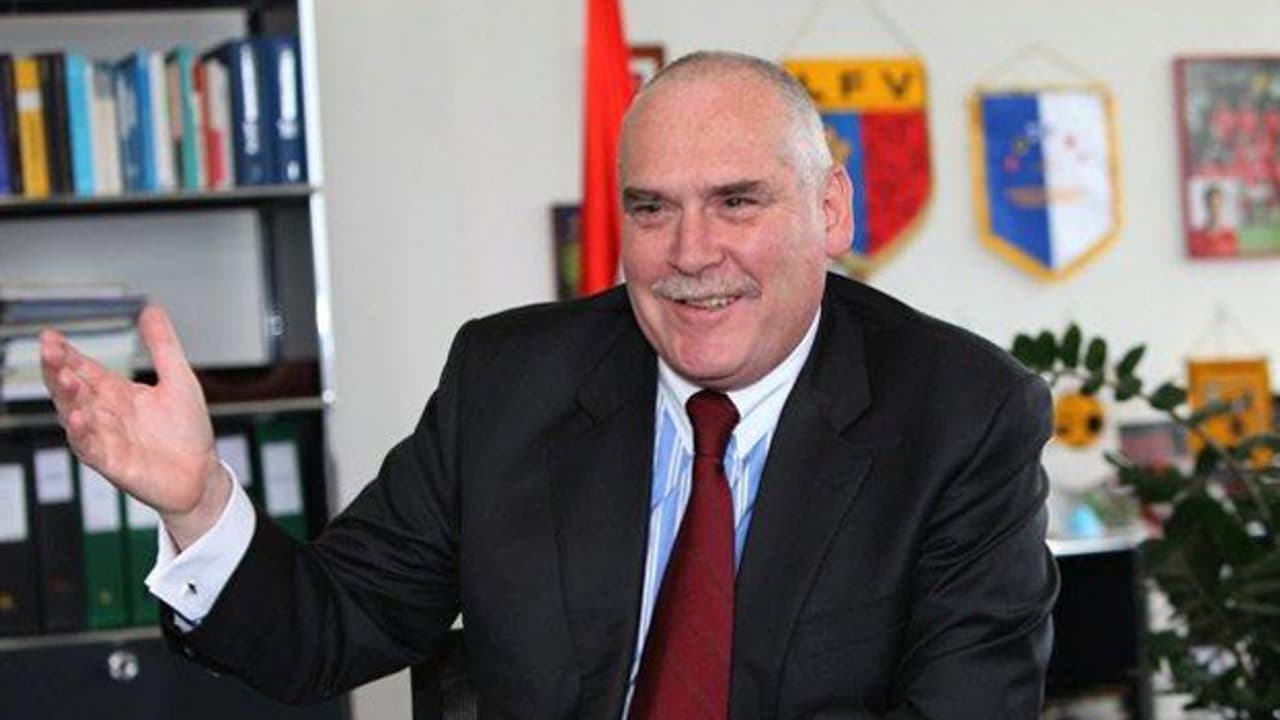 Zentralschweiz - Urs Dickerhof ist Kantonsratspräsident - News - SRF