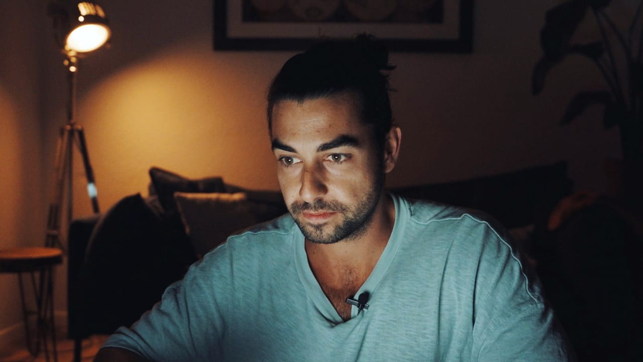 Betrug mit Sexting - Ghostwriter zocken auf Onlyfans Männer ab - Dok - SRF