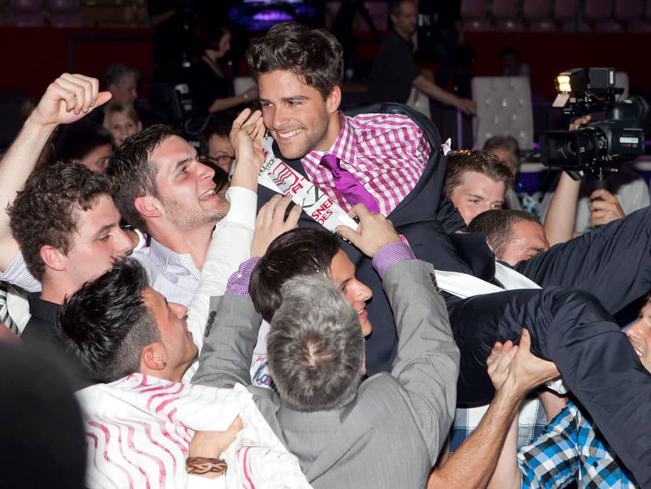 Mister Schweiz - Luca Ruch ist der Mister Schweiz 2011 - Glanz & Gloria ...