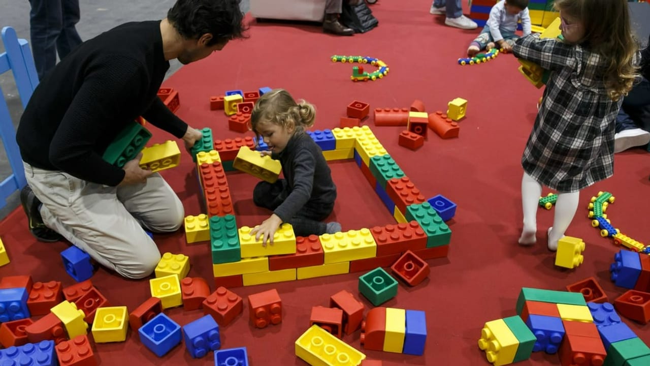 Nachhaltiges Spielzeug - Wie Lego vom Plastik wegkommen will - News - SRF