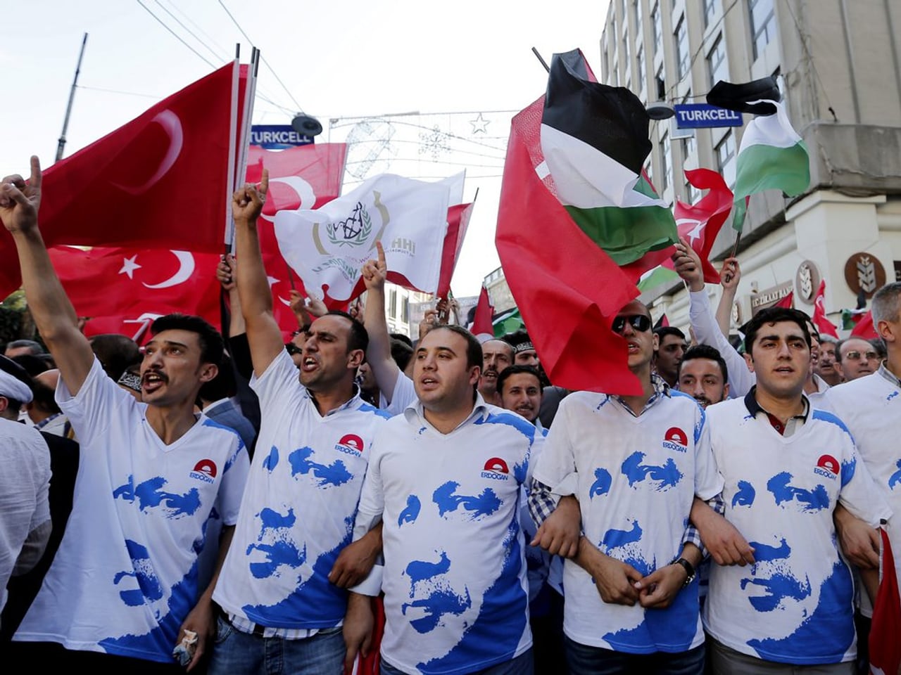 International - Israels Diplomaten verlassen die Türkei - News - SRF