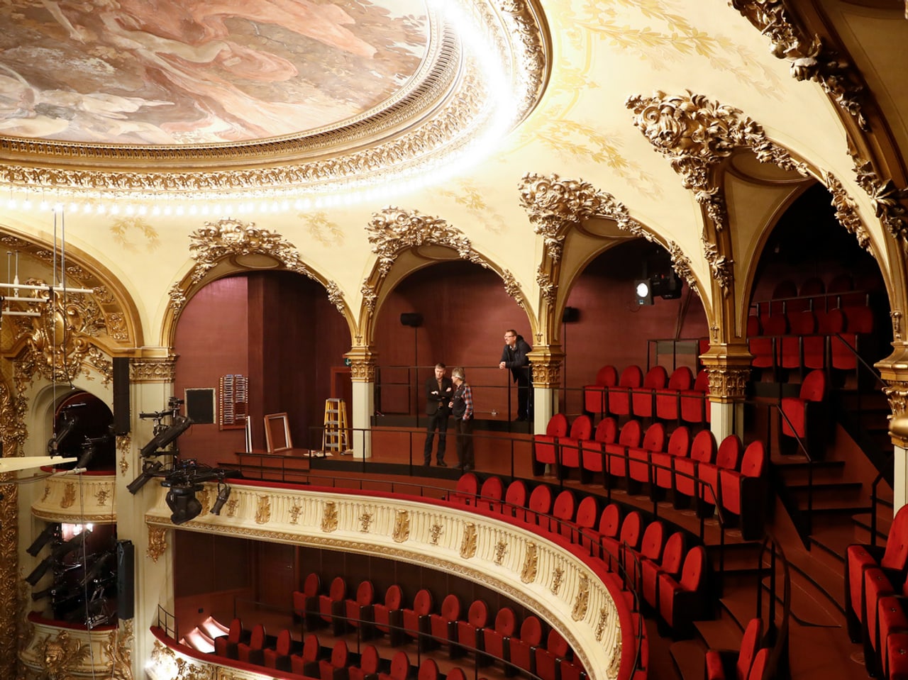 Bern Freiburg Wallis - Weniger Sitzplätze und mehr Licht im Berner ...
