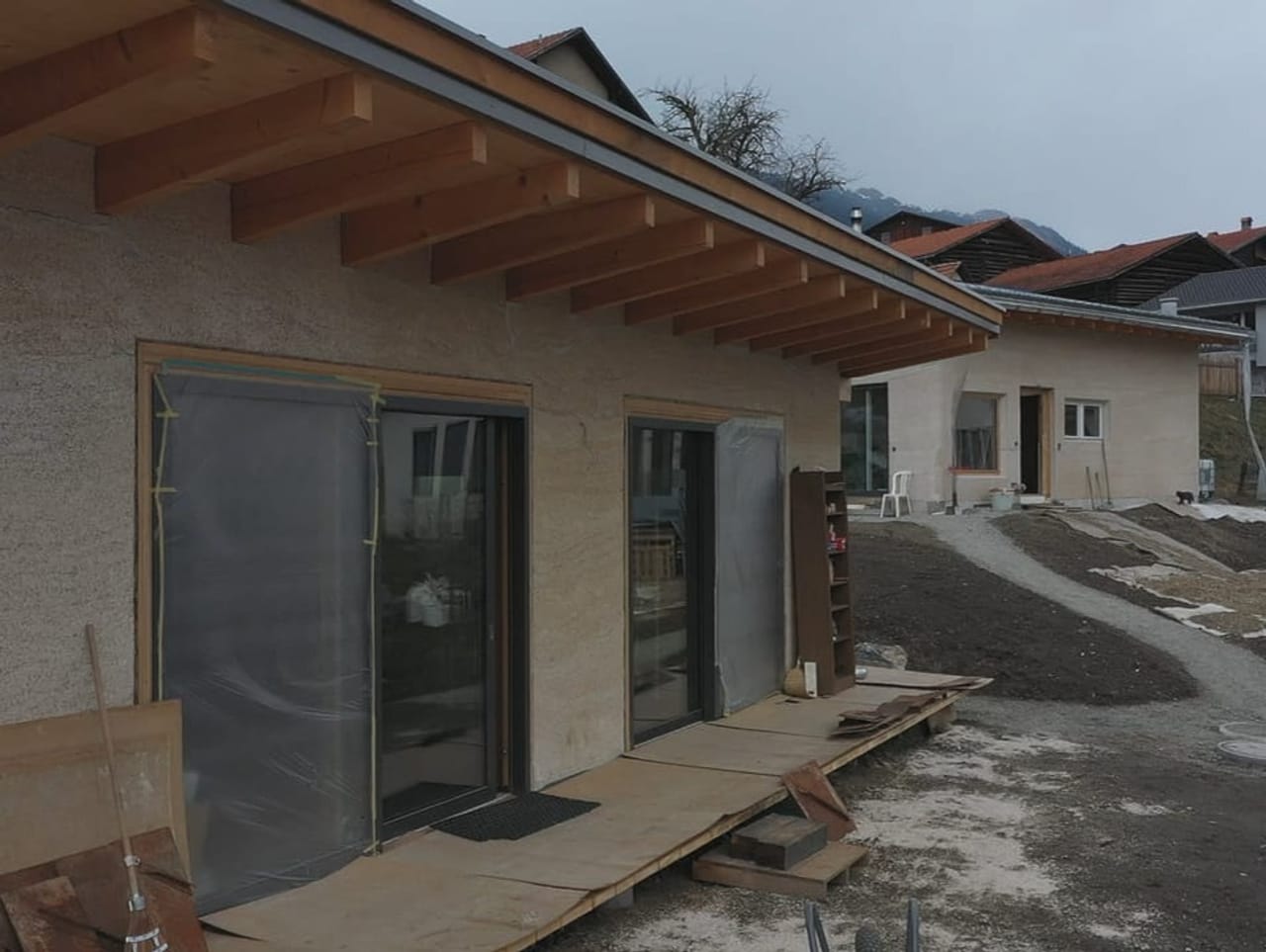 Ökologischer Baustoff - Hanfkalk – Häuser bauen und CO2 speichern ...