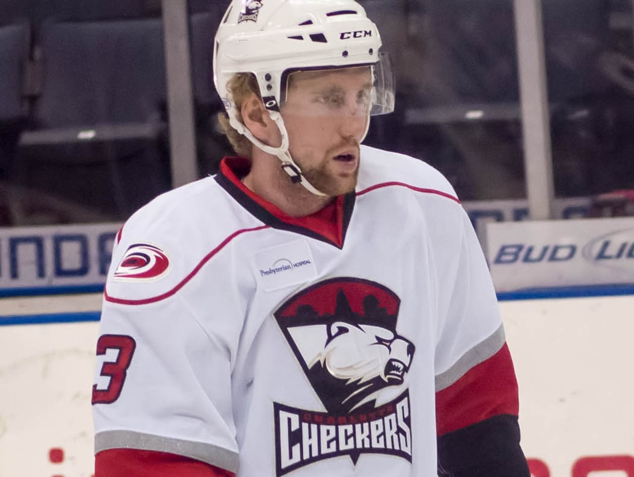 Eishockey allgemein - Unter dem Helm: Justin Krueger - Sport - SRF