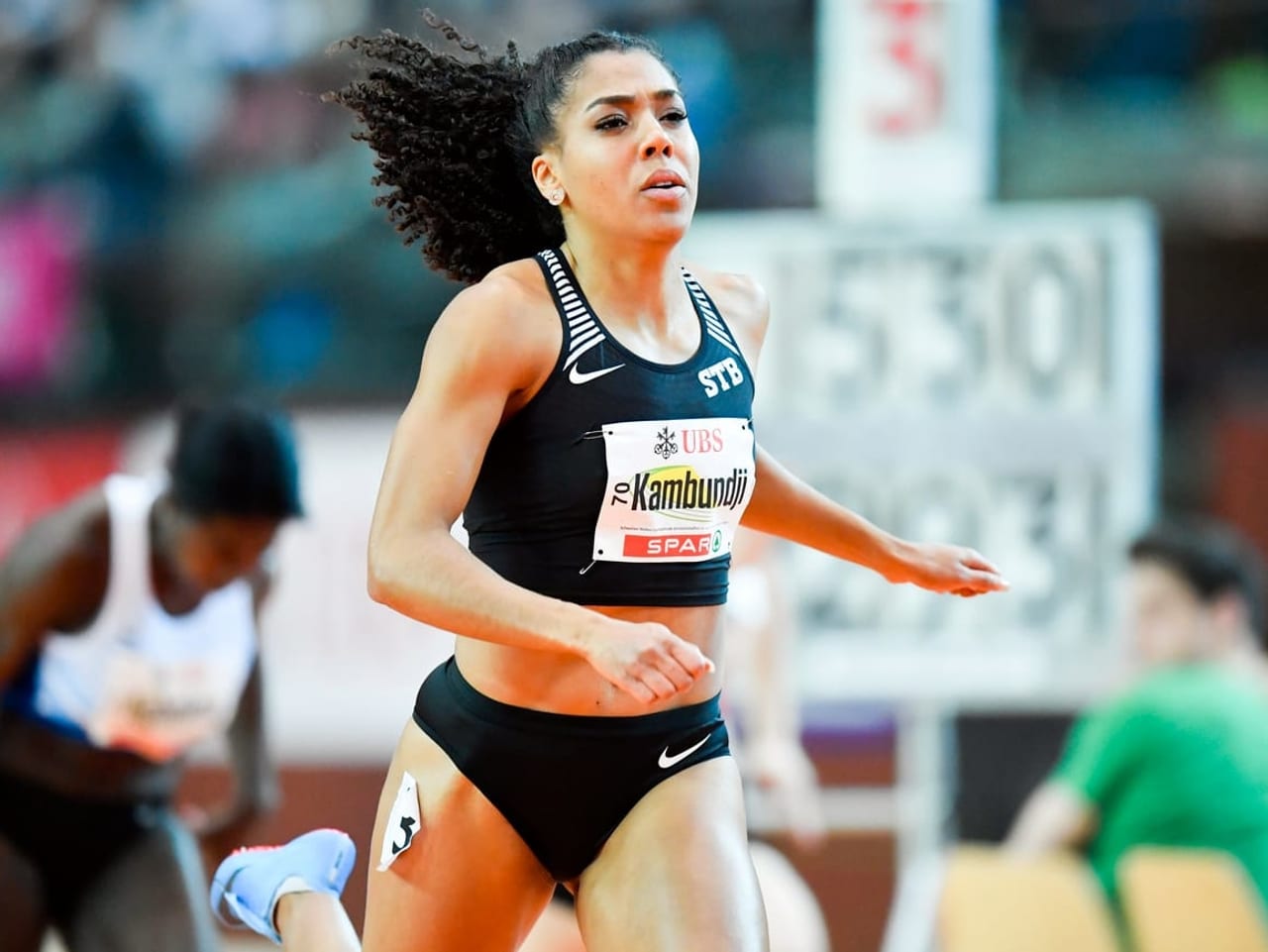 Hallen-EM in Glasgow - Schweizer Sprinterinnen lösen Halbfinal-Ticket ...