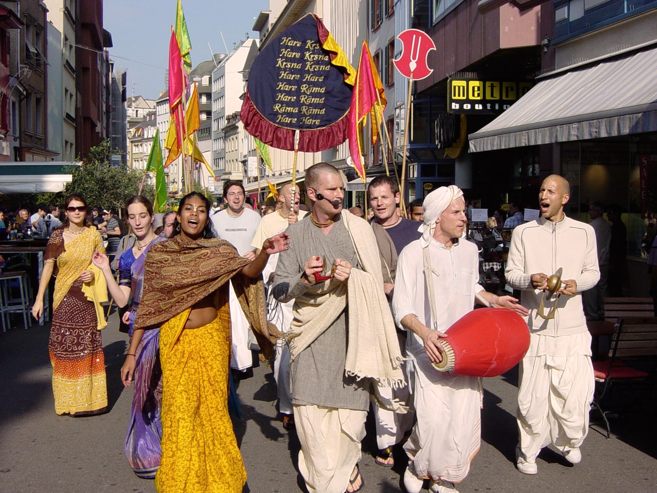 Gesellschaft & Religion - Die Krishna-Anhänger – wo stecken sie ...