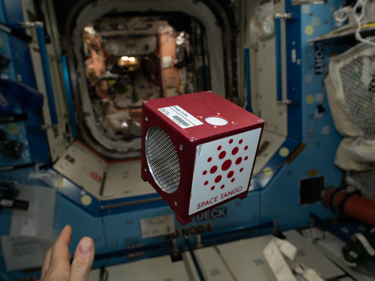 Uni Zürich im Weltall - «Der untere Orbit gehört für mich zur Erde ...