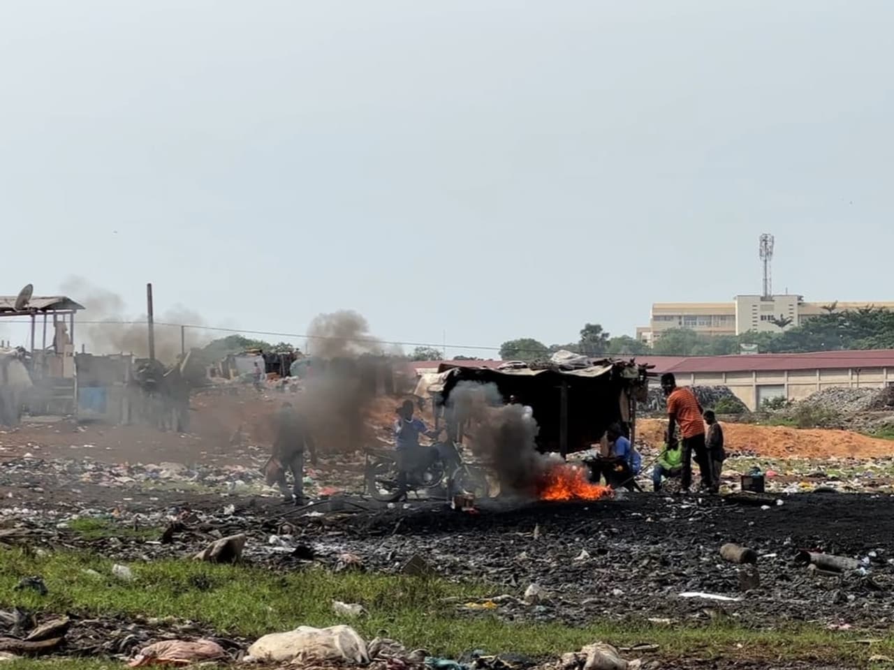 Ghana: Abfallberge wegen Fast Fashion - Dok - SRF