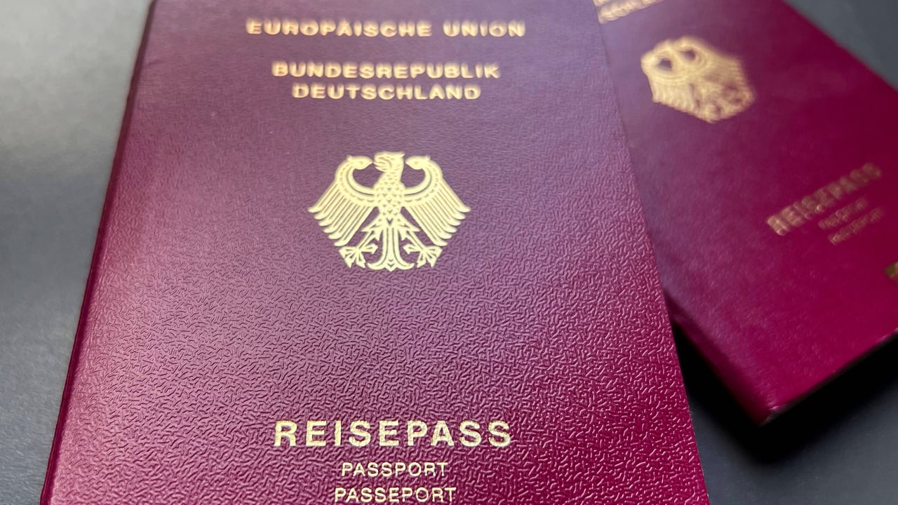 Einbürgerung in Deutschland - Der Weg zum deutschen Pass wird kürzer ...