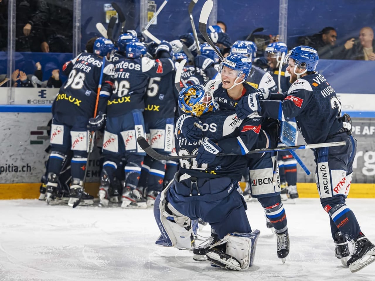 Round-up Eishockey Schweiz - La Chaux-de-Fonds fehlt noch ein Sieg ...