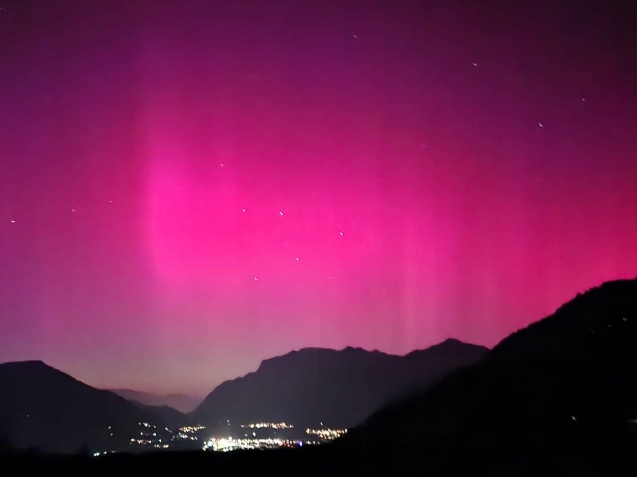 Die neusten #SRFMeteoBilder - Magische Polarlichter – grosses Spektakel über der Schweiz - Meteo ...