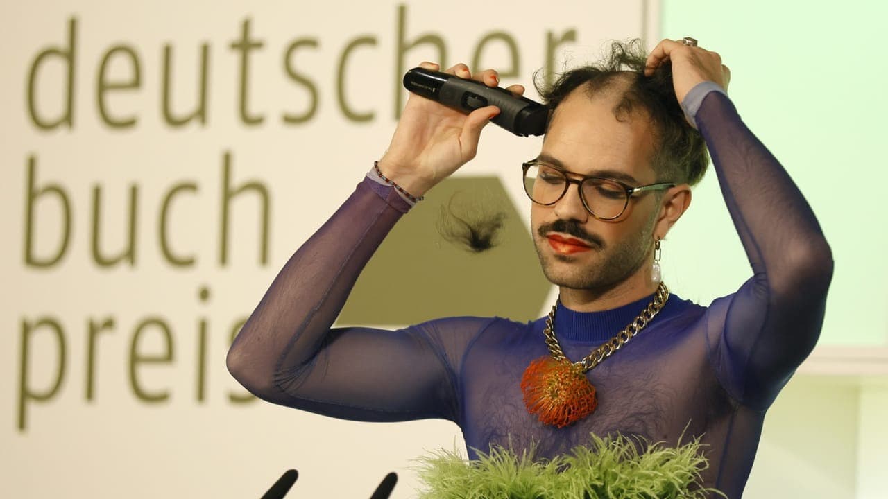 Schweizer Roman ausgezeichnet - Kim de l'Horizon gewinnt den Deutschen ...