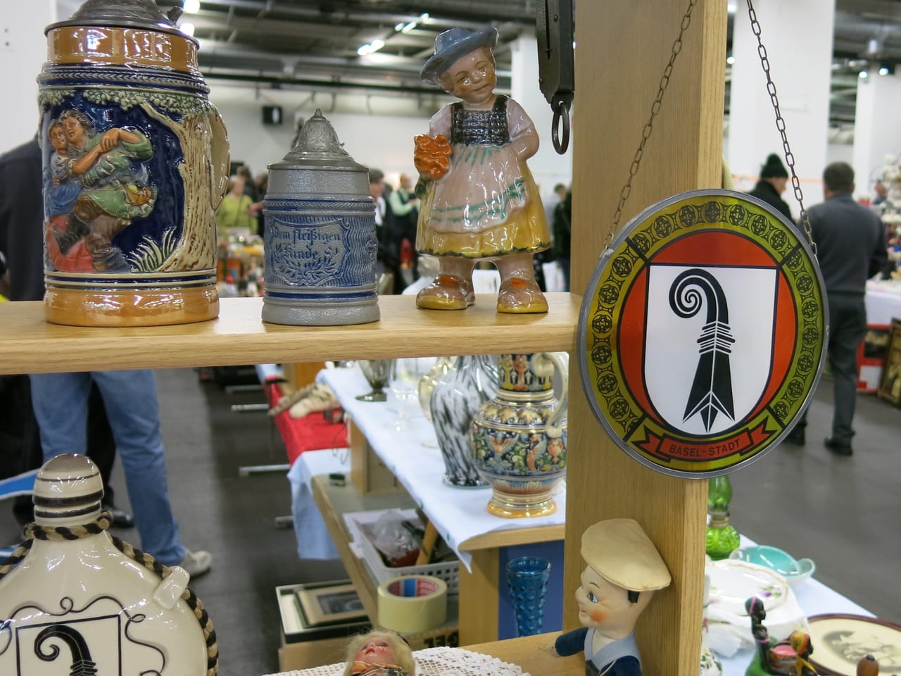 Ramsch oder Rarität? - Beliebte Sammlerbörse im Kleinbasel - News - SRF