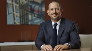 Philipp Rickenbacher - Nach Signa-Debakel: CEO von Julius Bär tritt ...