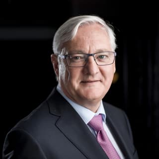 ABB-Präsident Peter Voser will mehr Investitionen in Erneuerbare - News ...