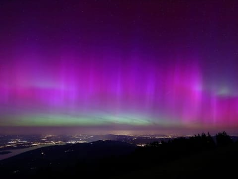 Die neusten #SRFMeteoBilder - Magische Polarlichter – grosses Spektakel über der Schweiz - Meteo ...