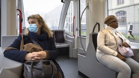 Mit Spray gegen Corona? - Virologe Volker Thiel: «Ich blicke ...