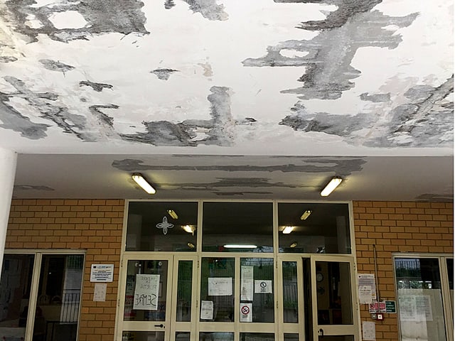 Marode Schulen in Rom - Wenn Schülern die Decke auf den Kopf fällt ...