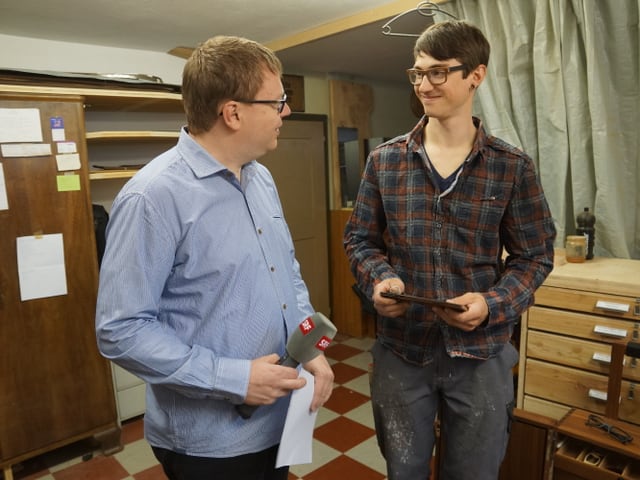 Dorfplatz - Filigran und einzigartig – Holzbrillen von Dominik Gasser ...