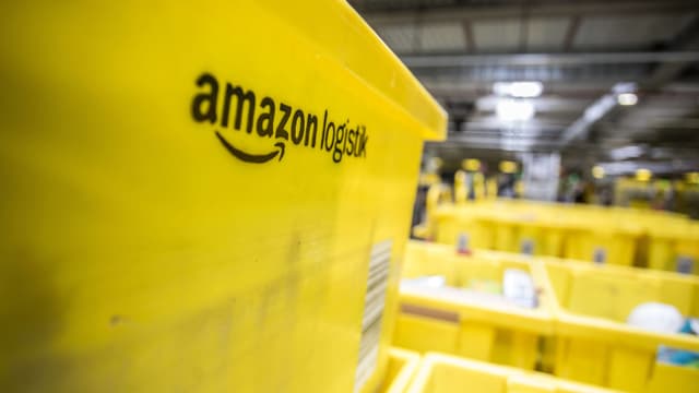 Online-Shopping - Warum lässt Amazon die Schweiz links liegen? - Radio ...