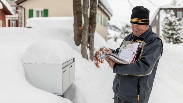 Schweiz - Im Alter weniger arbeiten: Die Post macht's vor - News - SRF