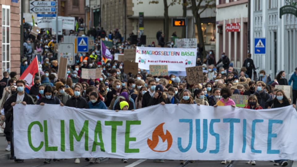 Regierung liefert Antworten zu Demonstrationen in Basel ...