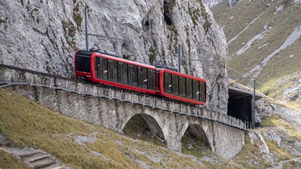 Pilatus-Bahnen präsentieren ihre neuen Triebwagen - Regionaljournal ...
