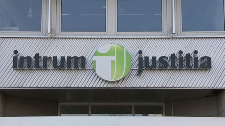 Verlustscheine: Intrum probierts mit Zuckerbrot und Peitsche - Espresso ...