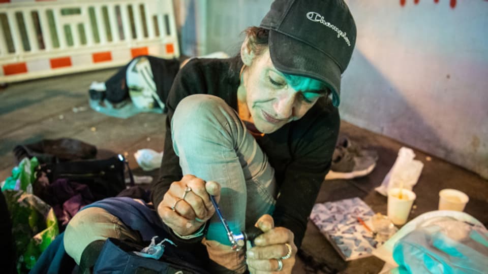 Drogen Mitten Im Quartier Das Crack Problem In Genf Echo Der Zeit SRF drogen-mitten-im-quartier-das-crack-problem-in-genf-echo-der-zeit-srf