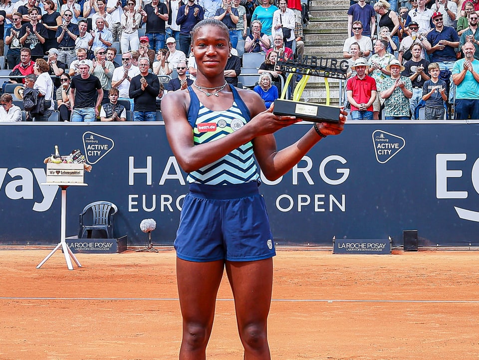 Deutsche brillieren in Hamburg - Fan-Liebling am Rothenbaum: Noha ...