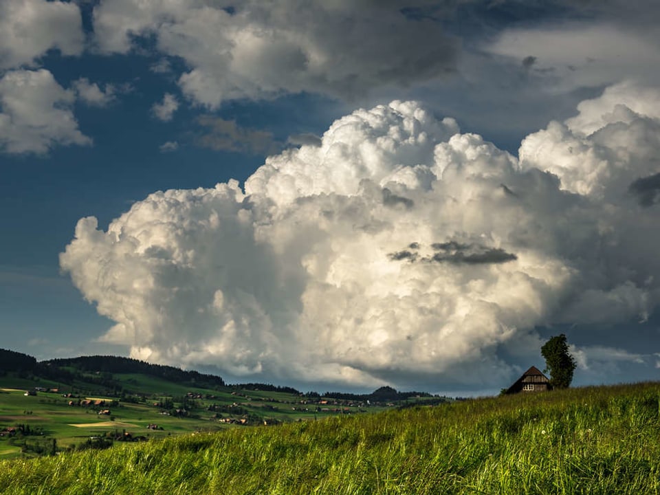 Starke Gewitter und viel Regen - Bei Blitz und Donner: So verhältst du ...