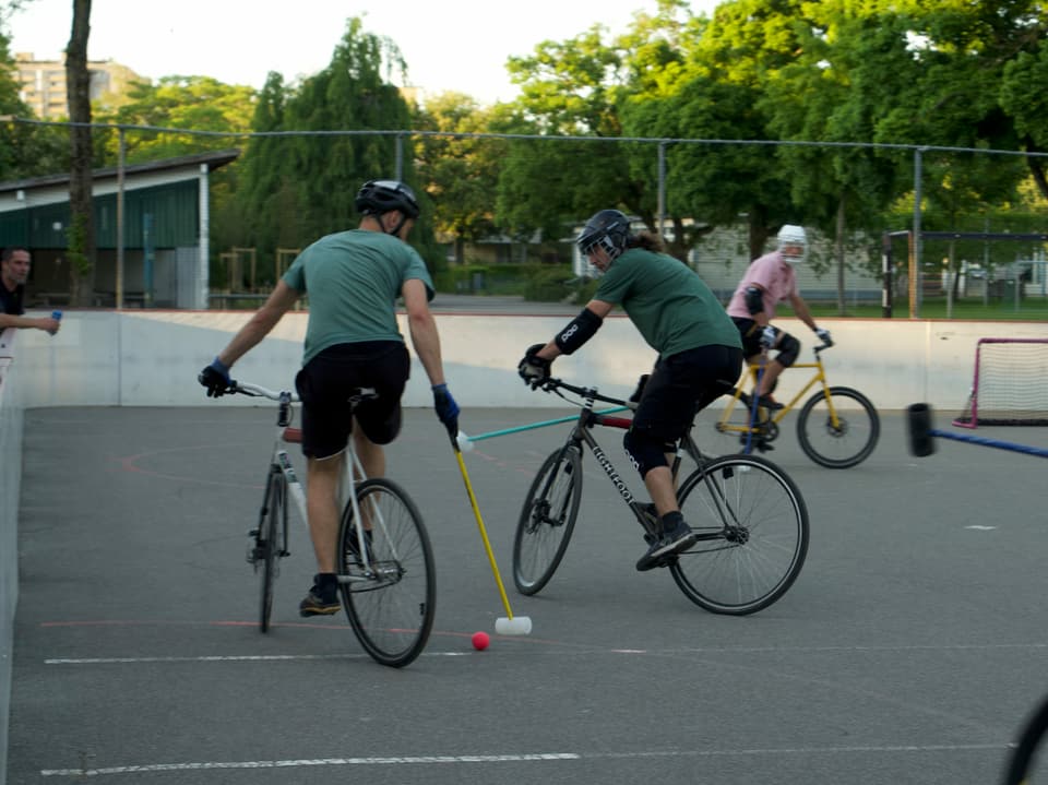 Verblüffende Velodisziplinen - Einrad-Hockey, Bike-Polo, Kunstrad ...