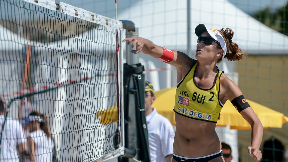 Beachvolleyball - Schweizer Beach-Frauen im Achtelfinal - Sport - SRF