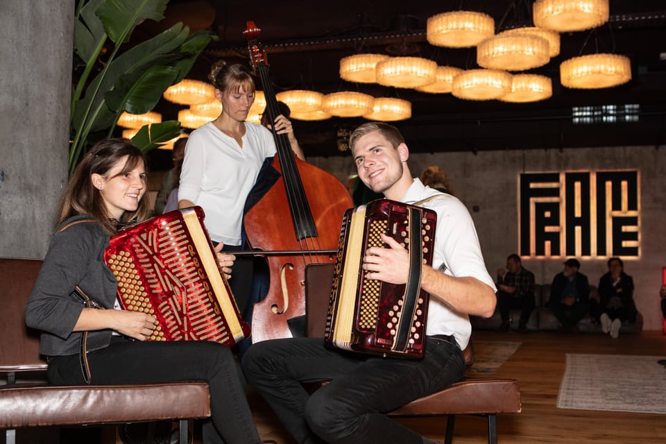 Premiere «Typisch Volksmusik?» - Ein Abend, der Volksmusik feierte - Unternehmen - SRF