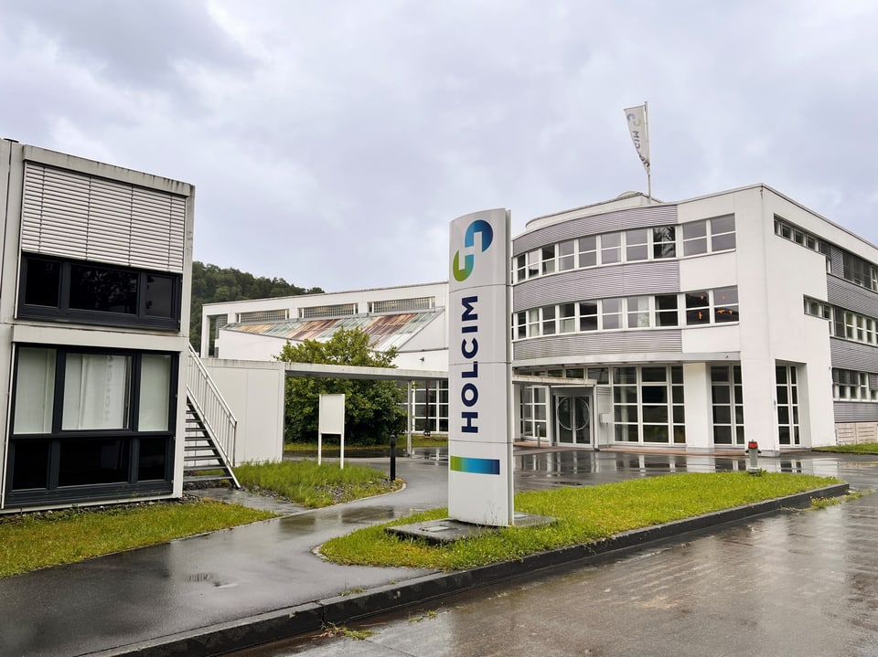 Konzentration in Zug - Holcim verlegt Arbeitsplätze von Holderbank weg ...